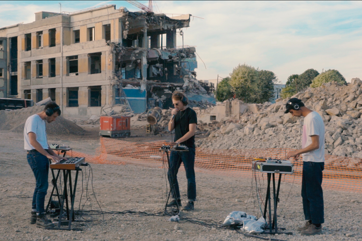 FAIRE RÉSONNERTHIBAULT JEHANNE, VEIK ET MATHIEU LION - Chantiers communs